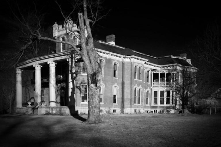 The 12 Most Haunted Places in Missouri | Haunted Rooms America