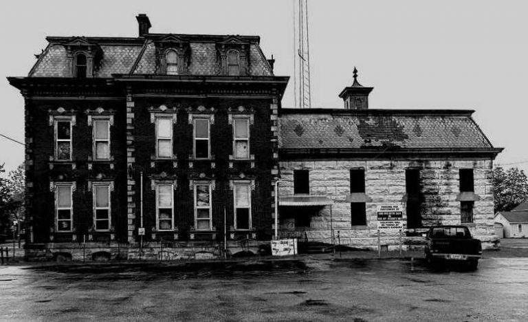 The Most Haunted Places in Fort Wayne, IN | Haunted Rooms America