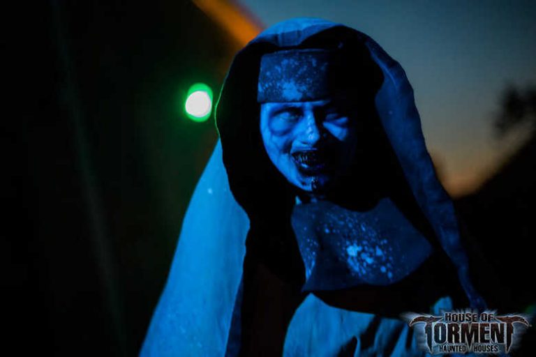 Top 10 Best Haunted Houses in Texas | Haunted Rooms America