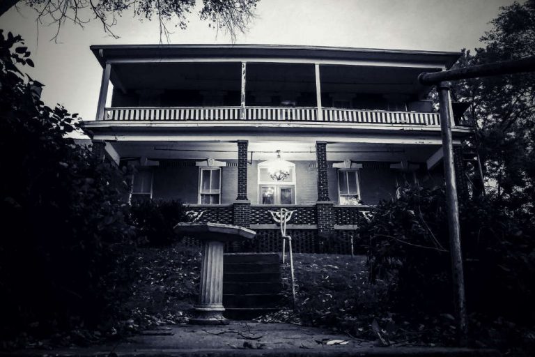 The 12 Most Haunted Places in Missouri | Haunted Rooms America