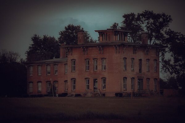The 16 Most Haunted Places in Ohio | Haunted Rooms America
