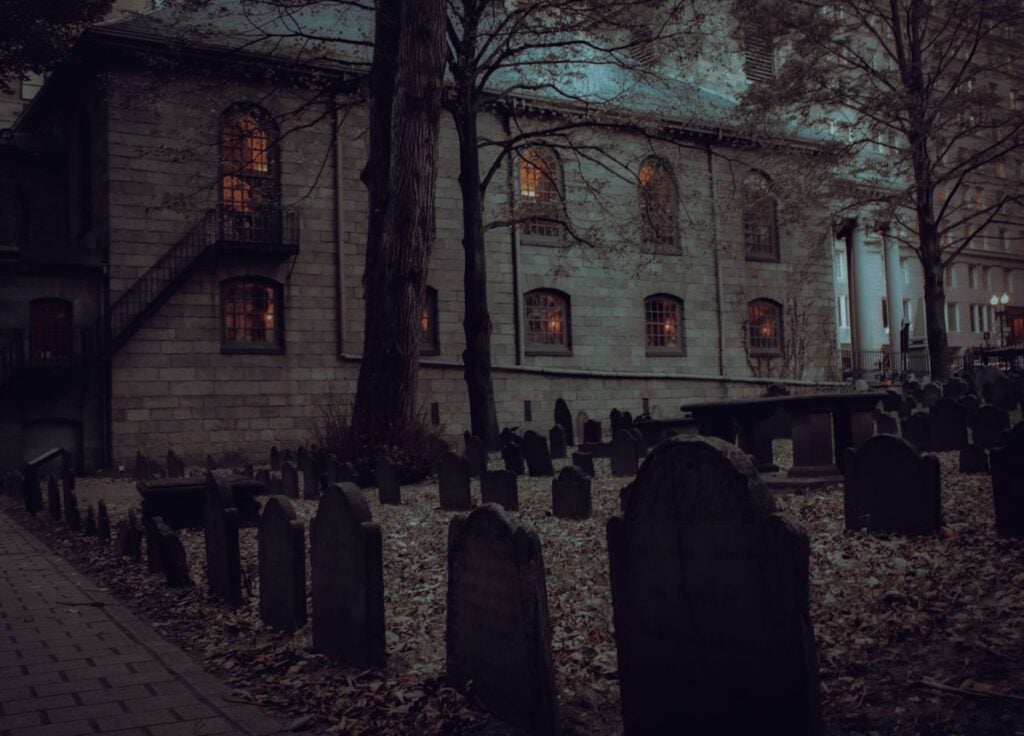 The 10 Most Haunted Places in New England | Haunted Rooms America