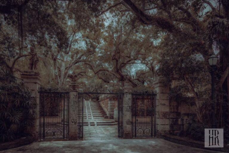 The 10 Most Haunted Places in Miami, FL | Haunted Rooms America